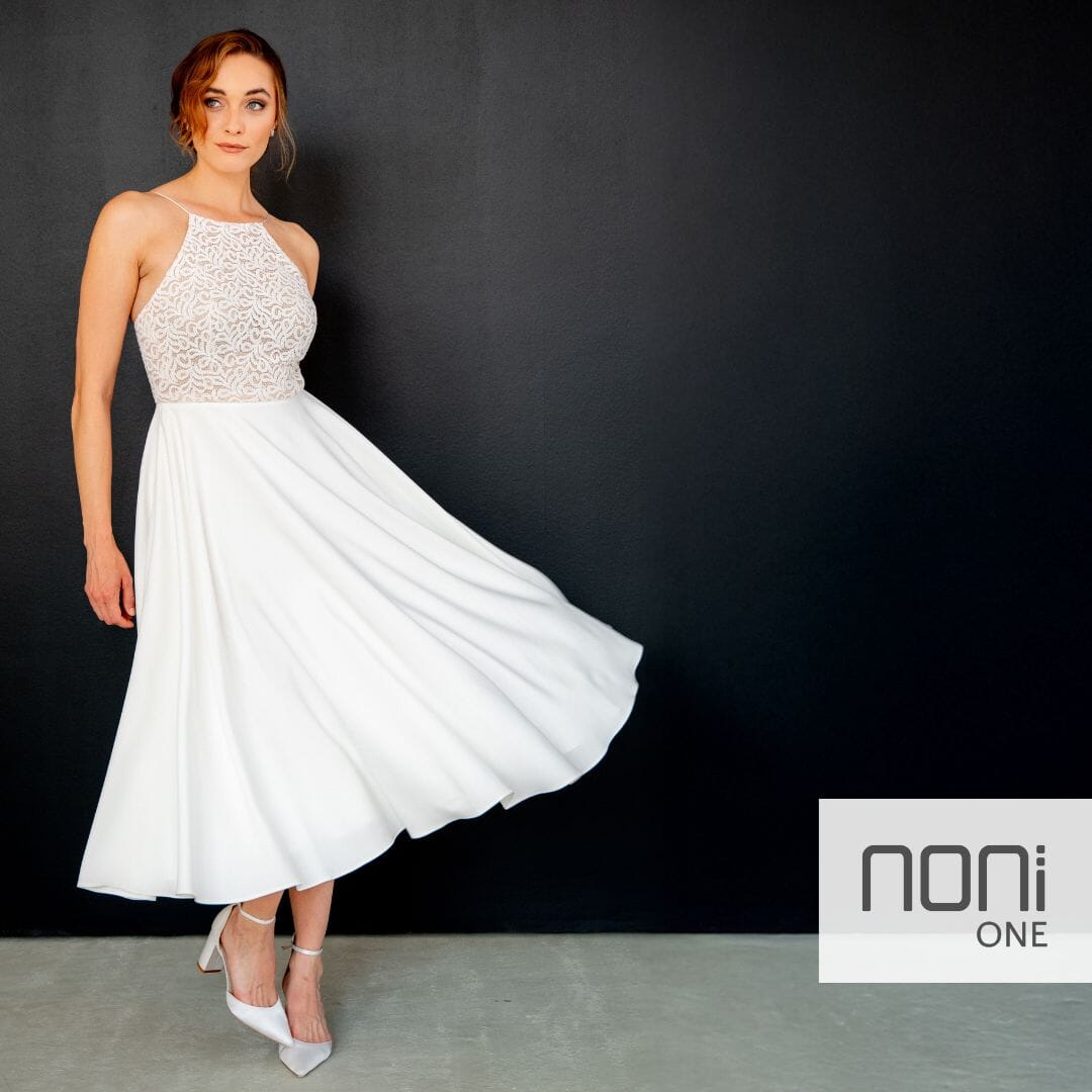 noni One – Einteilige, kurze Brautkleider