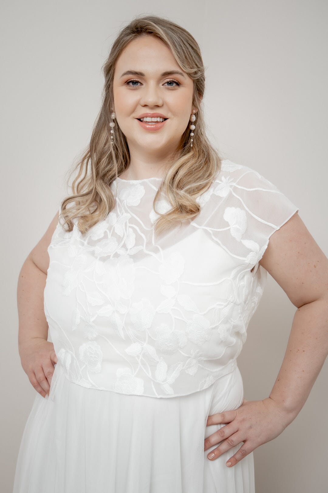 Chiffon-Braut Top – Eniz Curvy | noni Brautmode
